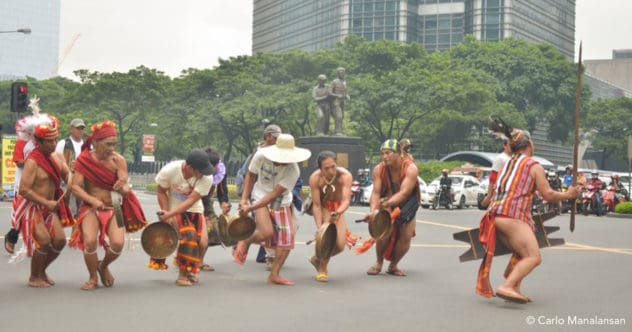 Tribal Filipino Igorot dancing in Lakbayan Manila Philippines ...